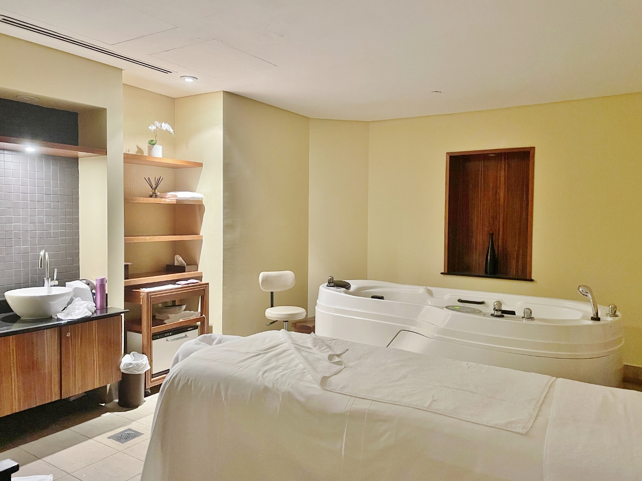 Review: Willow Stream Spa, Fairmont Hotel (Singapore) – Dania Experiences