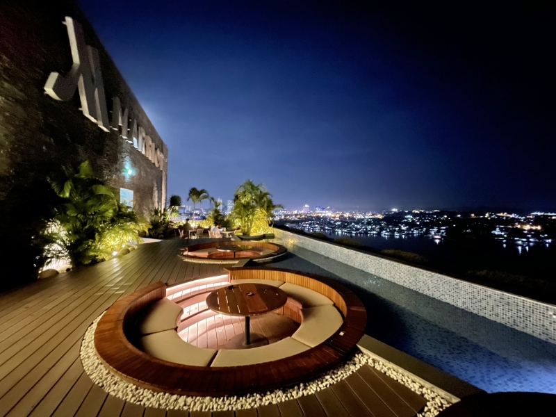 Review: Altitude Rooftop Bar & Lounge, Batam Marriott Hotel Harbour Bay ...