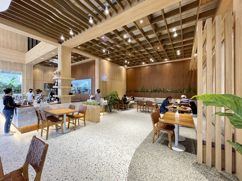 Review: Labers Coffee Pergudangan Cafe, Agung Toyota Batam Centre ...