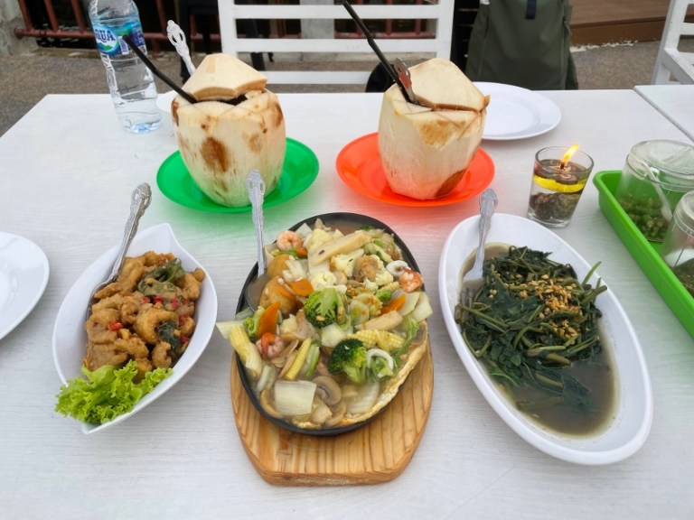 Review: Kelong Baba Restaurant By Kelong Shangrila Tj. Pinang, Kompleks ...