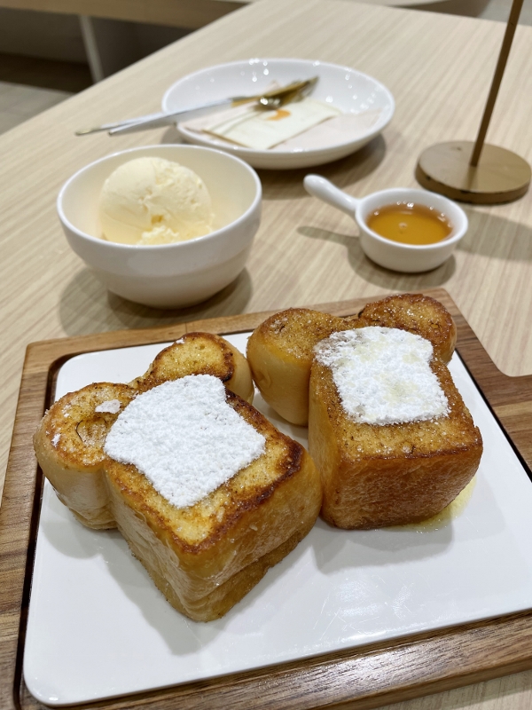 Review: Mil Toast House Cafe, ICONSIAM Shopping Mall (Bangkok, Thailand ...