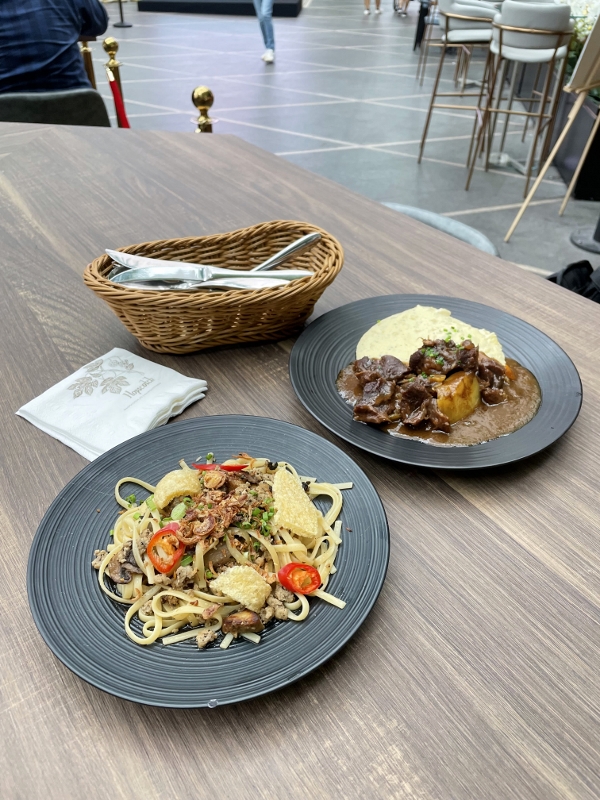 Review: Hopscotch Restaurant & Bar, Capitol Arcade (Singapore) – Dania ...